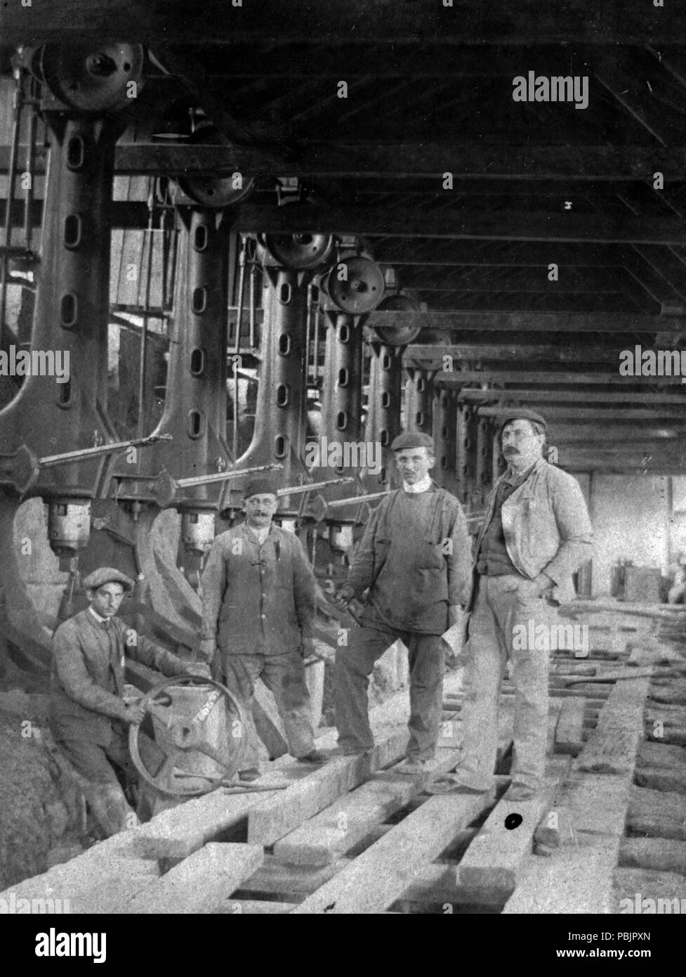 Manual labor Black and White Stock Photos & Images - Alamy