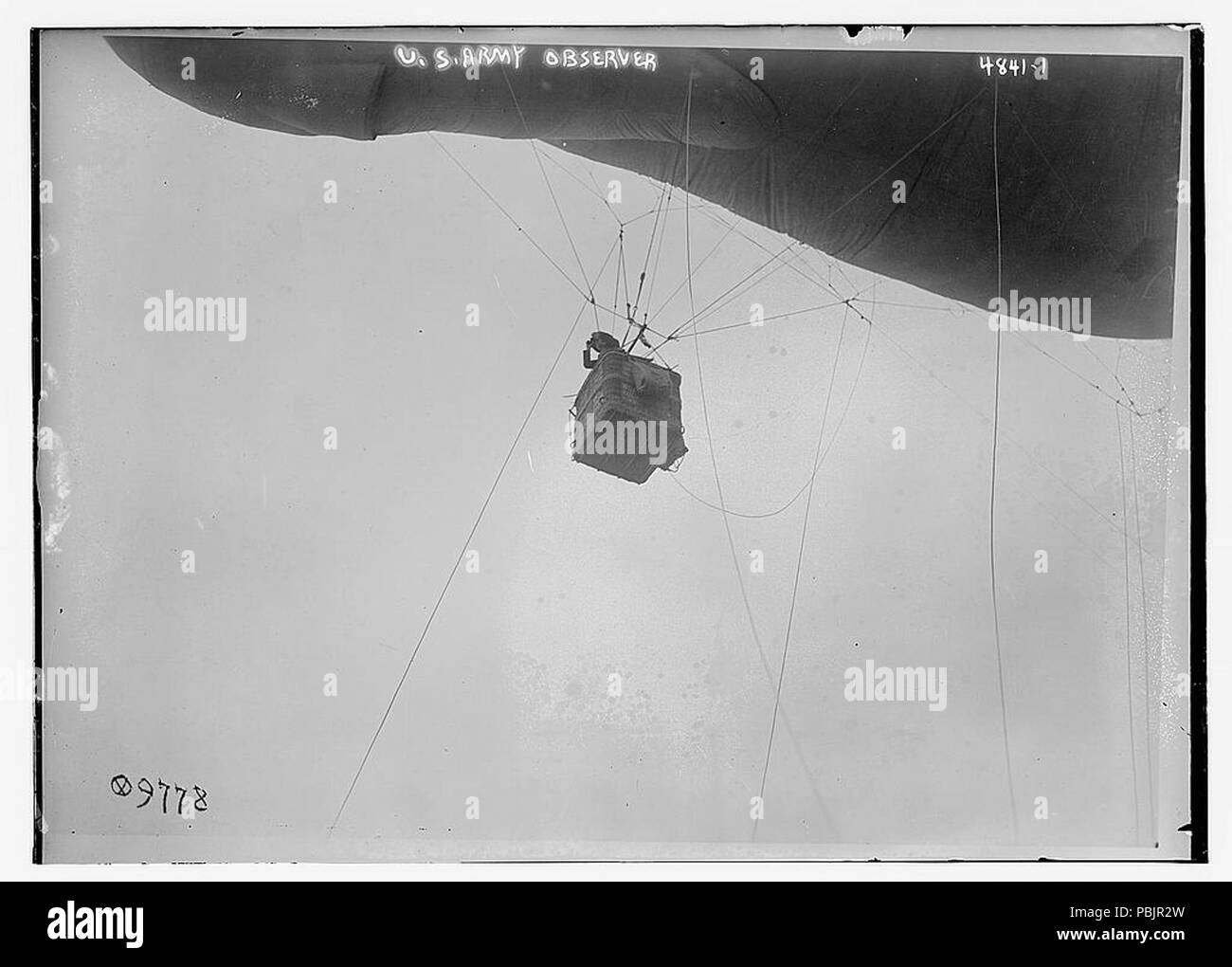 1870 World War I observation balloon with binoculars Stock Photo - Alamy