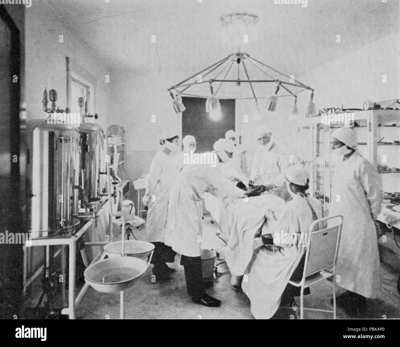 Hospital operating room Black and White Stock Photos & Images - Alamy