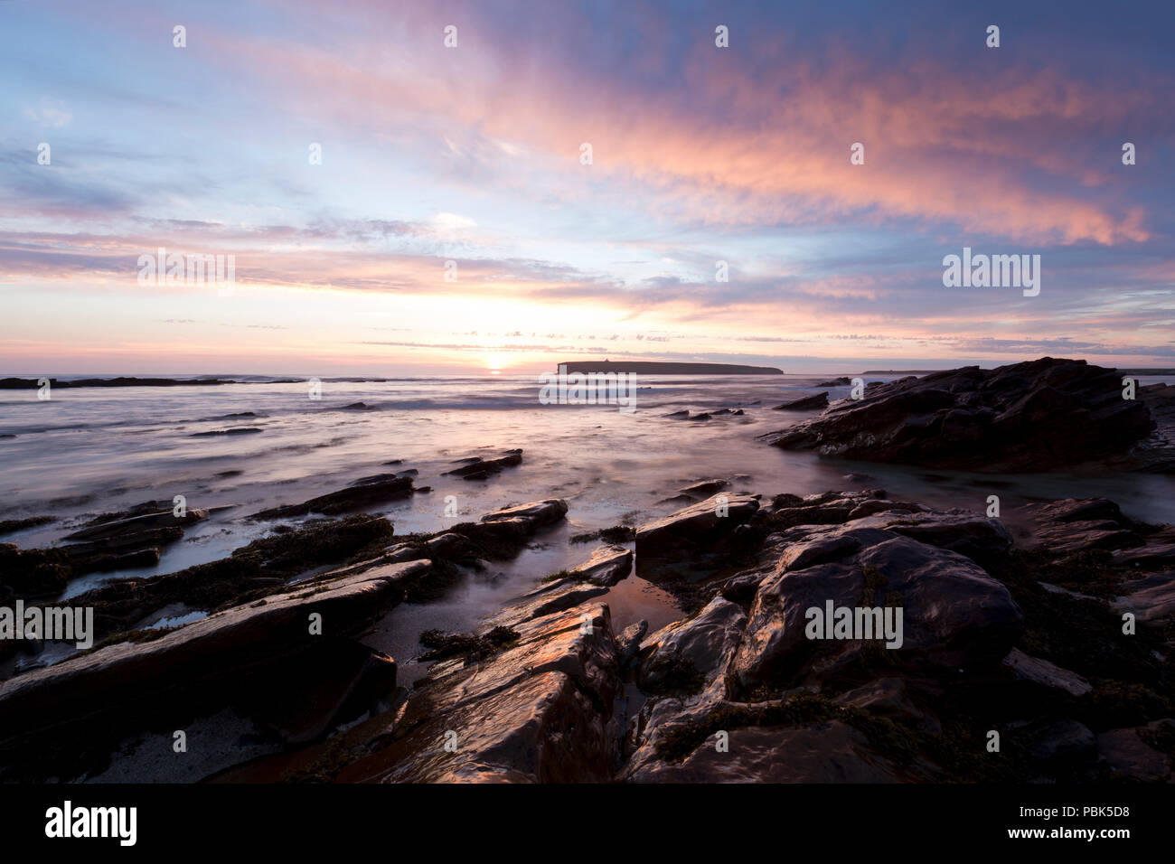 Mid summer sunset at Birsay, Orkney Stock Photo - Alamy