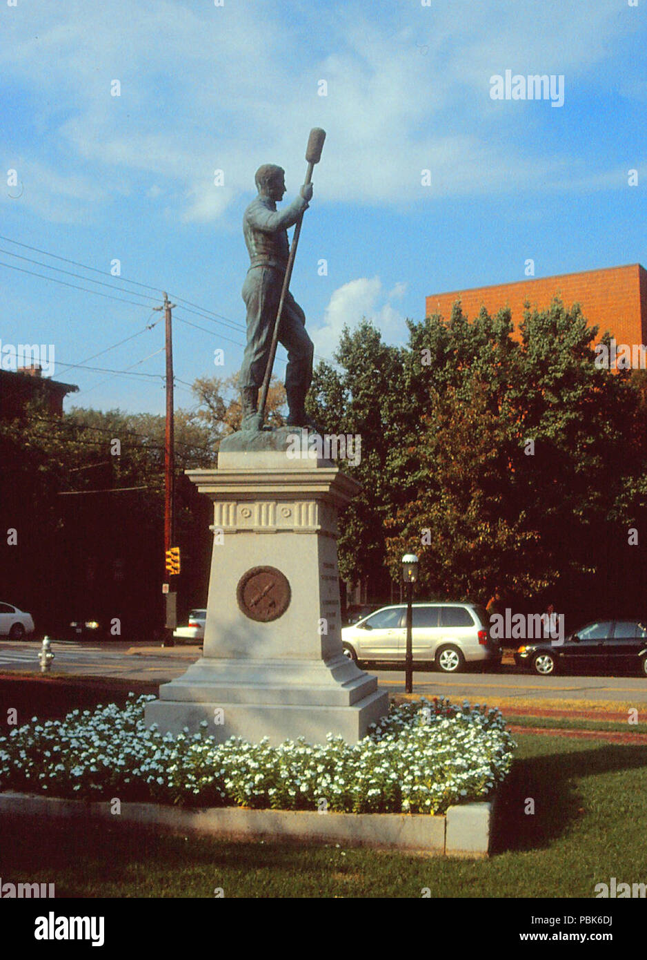 Howitzer monument hi-res stock photography and images - Alamy