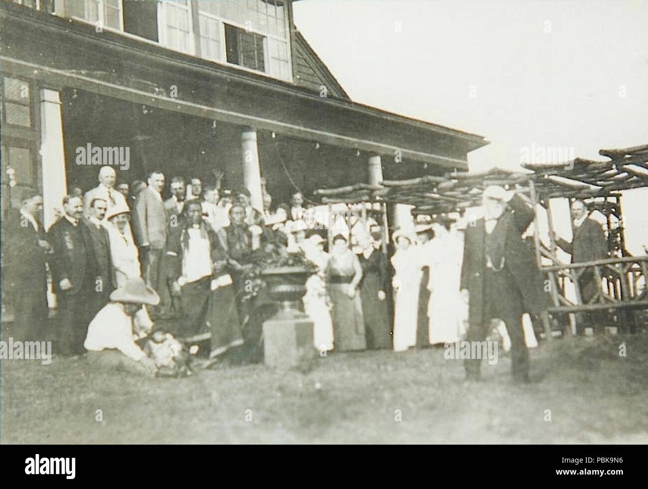 Flying hawk native american hi-res stock photography and images - Alamy