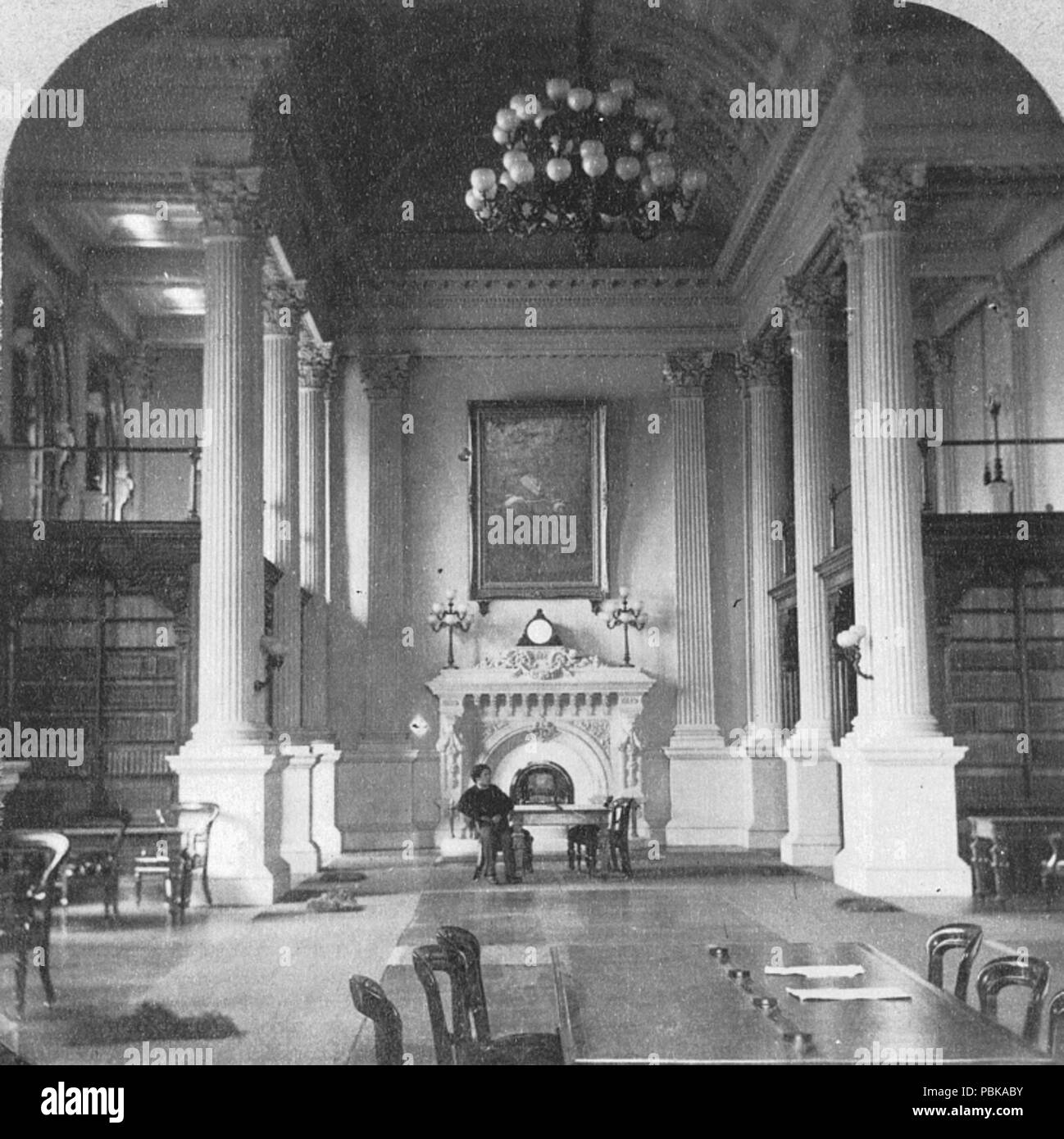 . English: The Great Library at Osgoode Hall, Toronto, Canada. circa ...