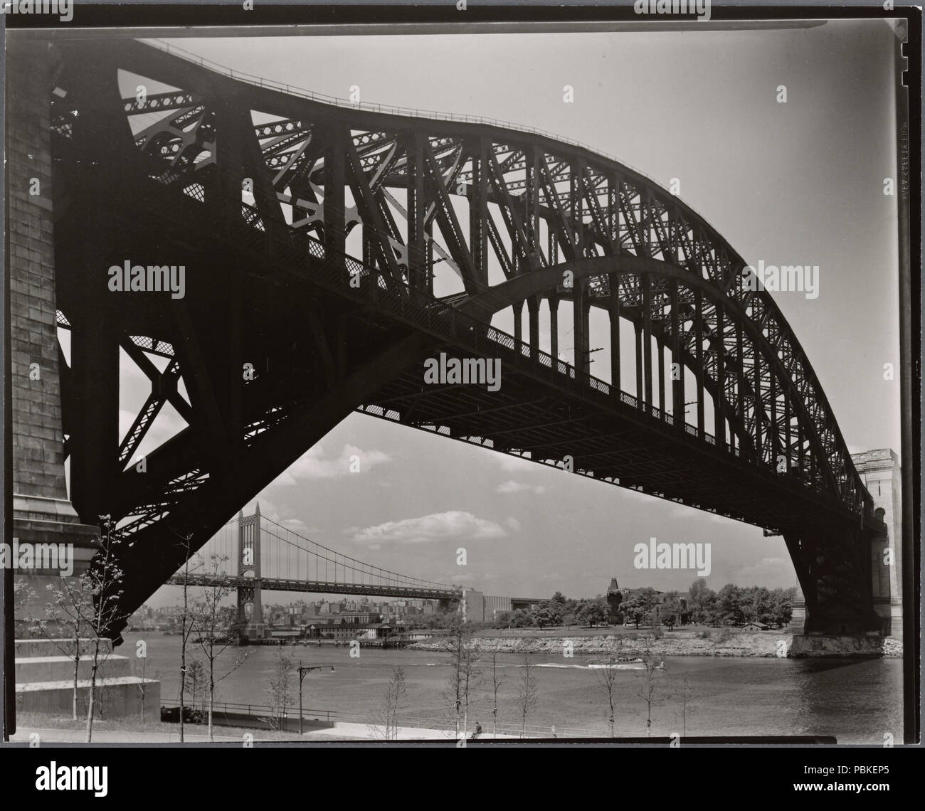 The hell gate bridge hi-res stock photography and images - Alamy