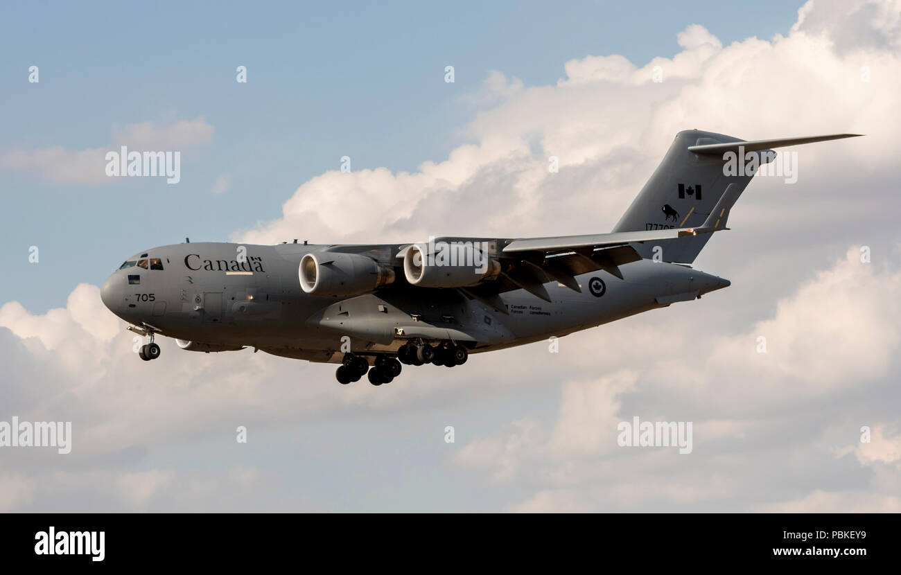 C17 globemaster hi-res stock photography and images - Alamy