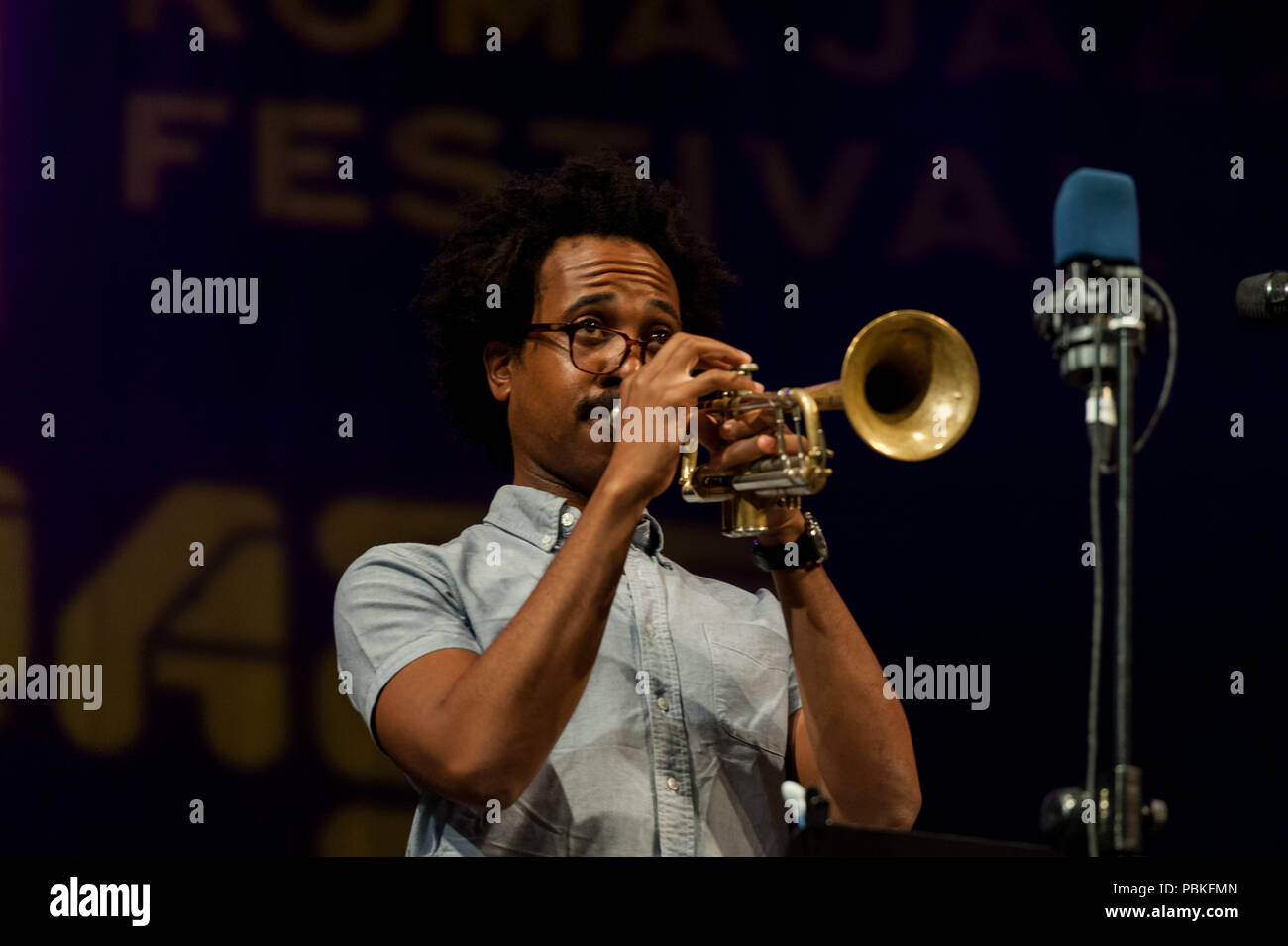 Anthony tidd on the electric bass hi-res stock photography and images ...