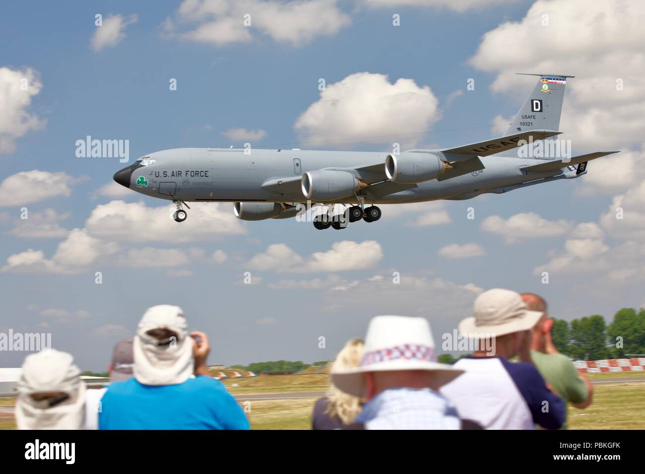 US Air Force KC-135R Stratotanker arriving at RAF Fairdford for the ...
