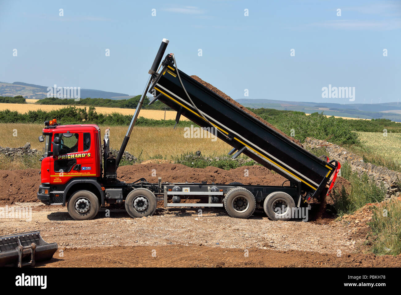 Red Lorry Yellow Lorry Stock Photos & Red Lorry Yellow Lorry Stock ...