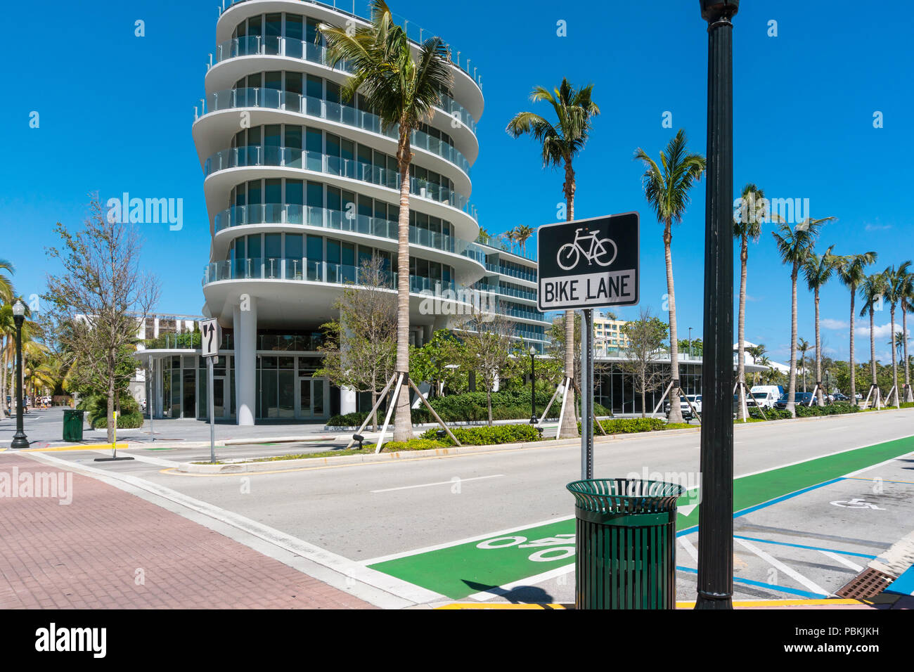 Sunny Miami Streets