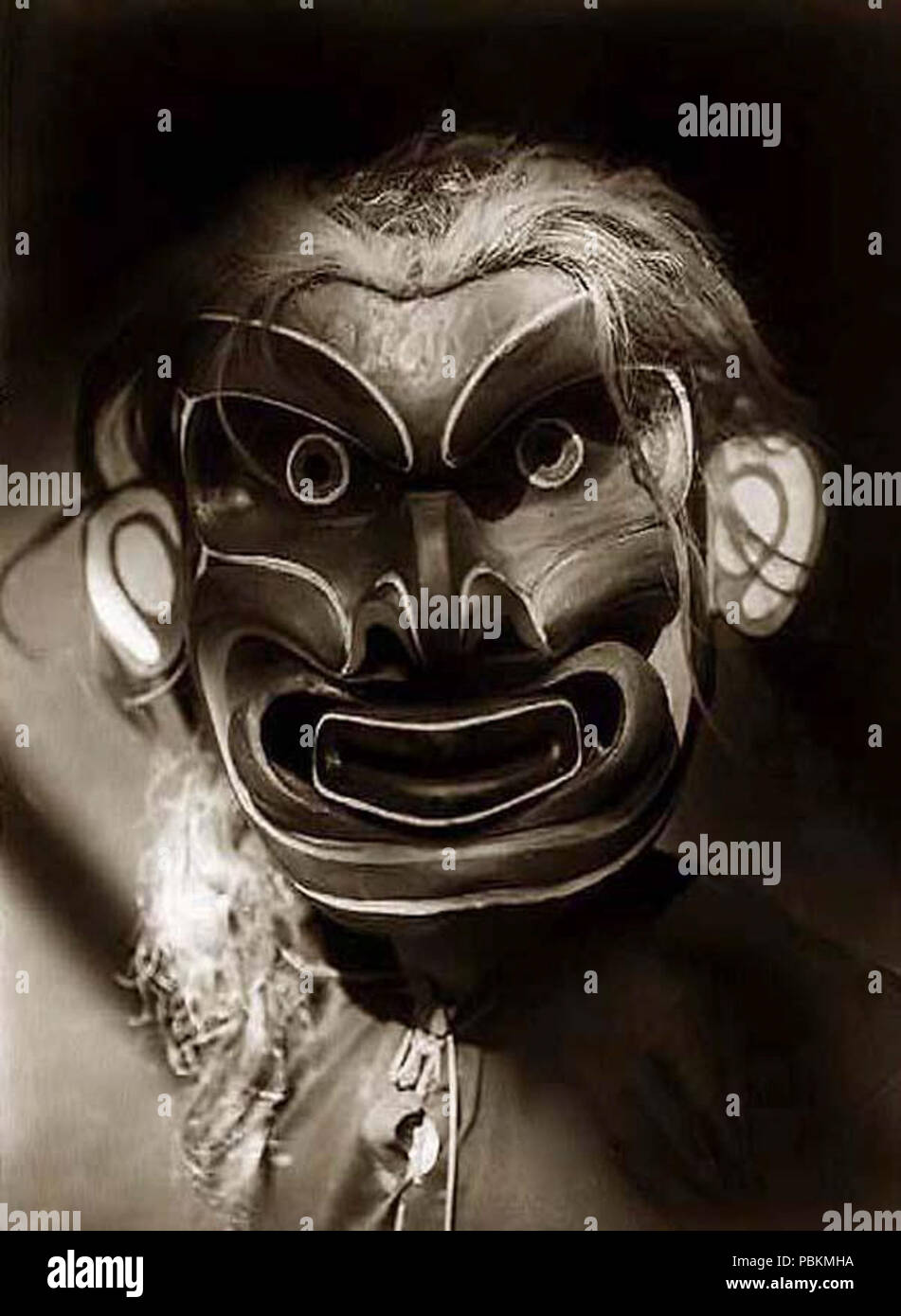 Kwakwaka'wakw mask hi-res stock photography and images - Alamy