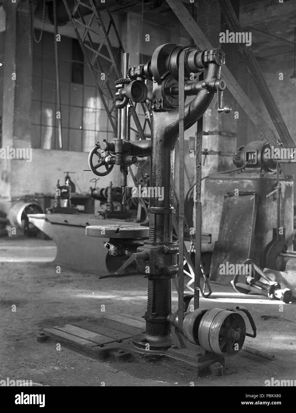 923 Line shaft, boring machine, workshop, lathe, belt drive Fortepan ...