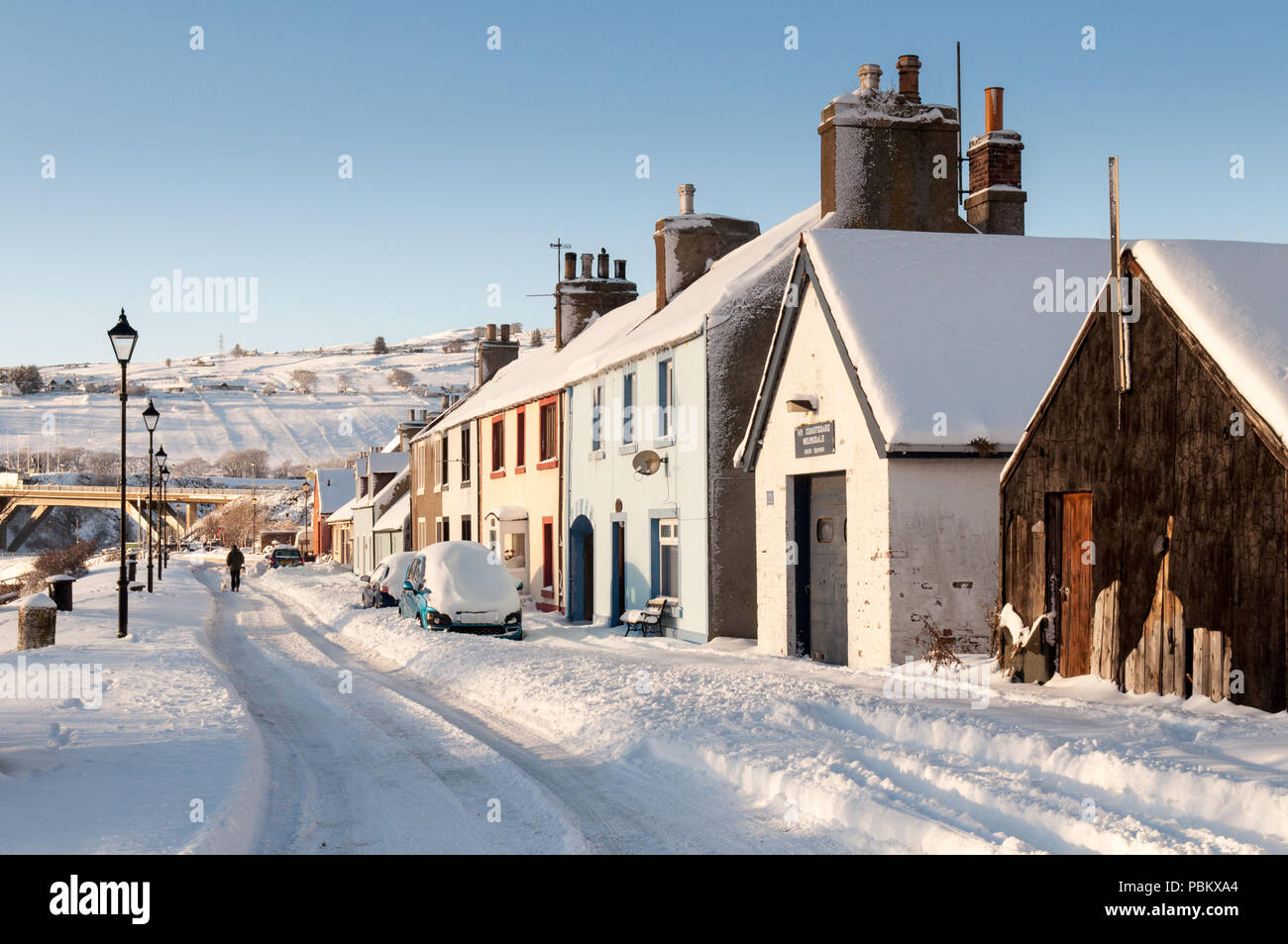 Scottish street snow hi-res stock photography and images - Alamy