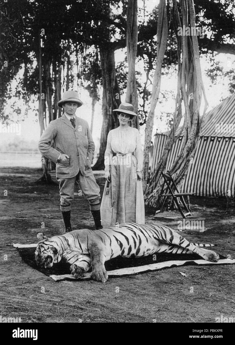 Lady curzon hi-res stock photography and images - Alamy