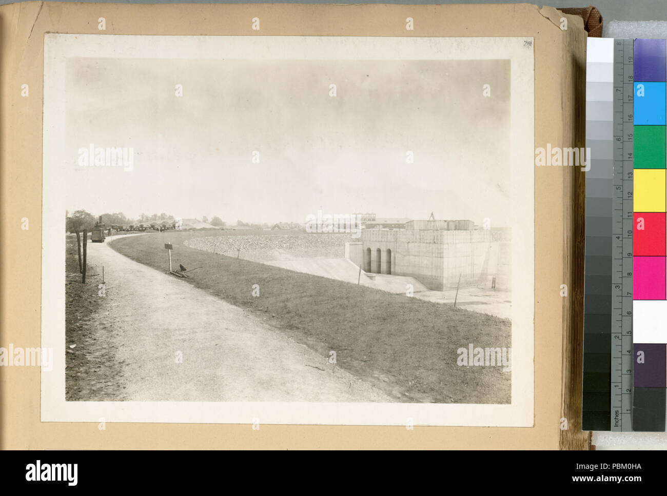 760 Hill View reservoir. Uptake chamber and completed reservoir ...