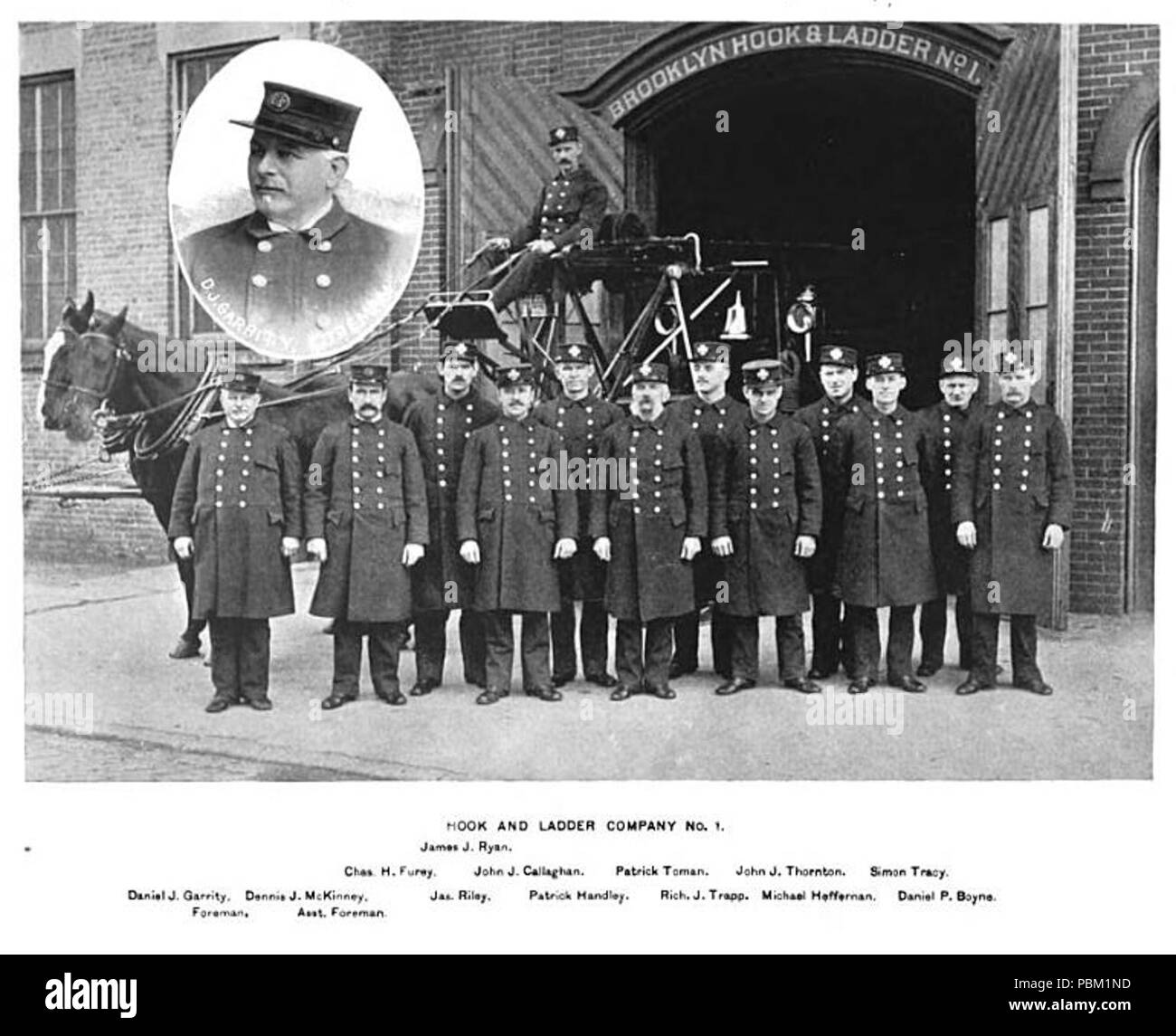 Fire engine fighting vehicle Black and White Stock Photos & Images - Alamy