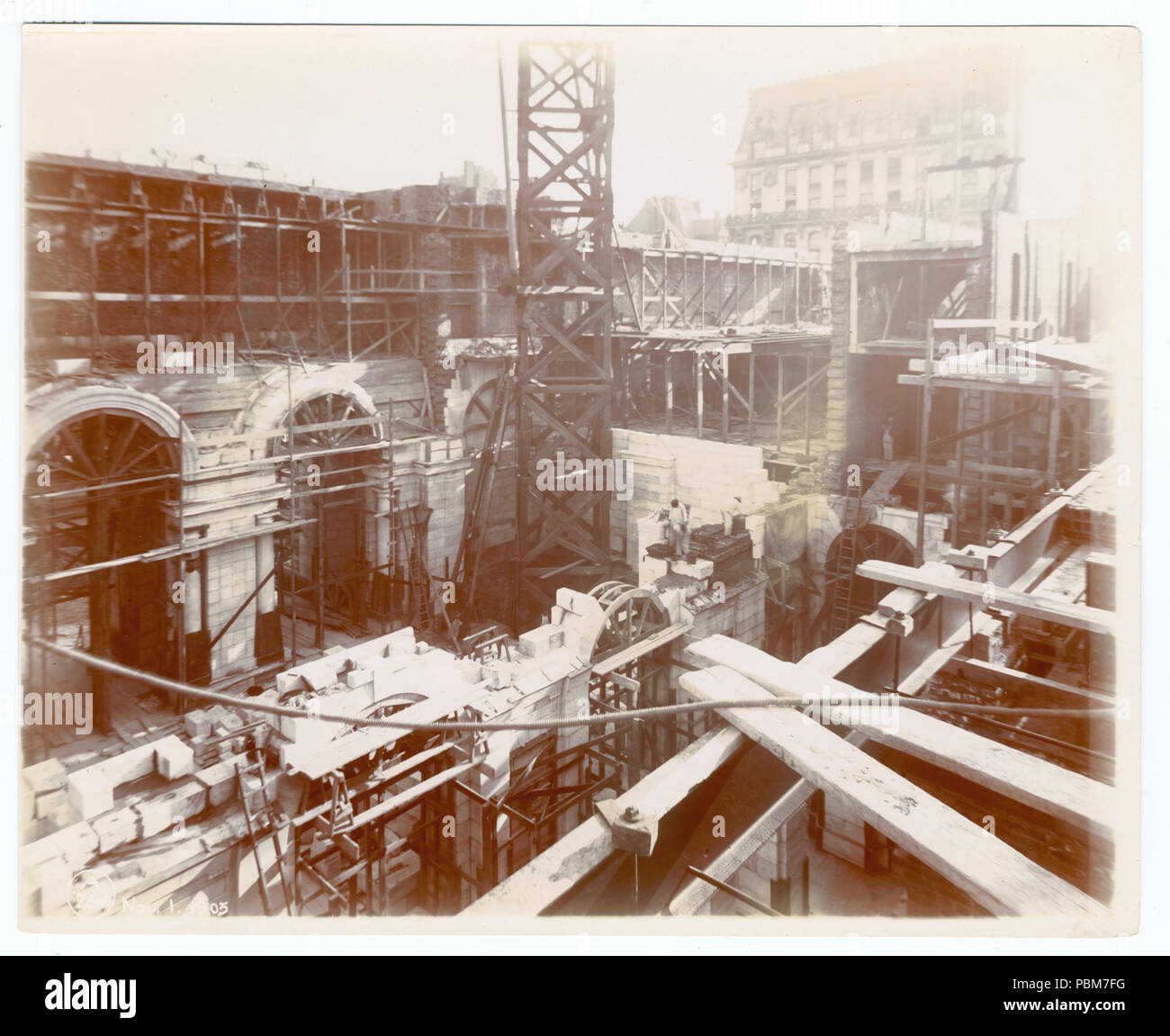 808 Interior work, Astor Hall - construction of arches and walls (NYPL ...