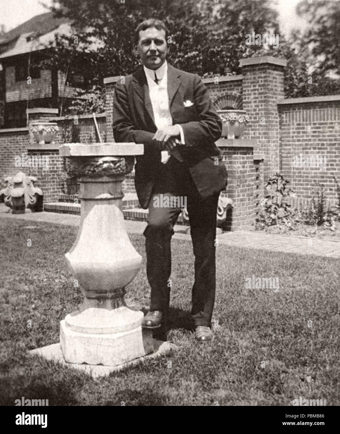 . English: John McCrae leaning against a sundial Français : John McCrae ...