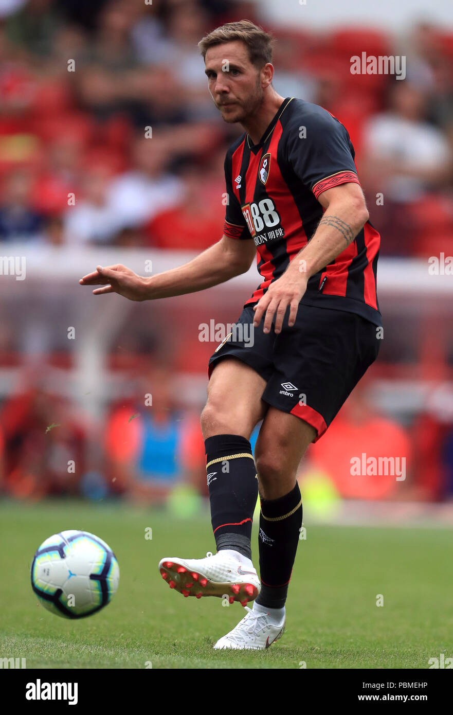 Dan gosling full length hi-res stock photography and images - Alamy