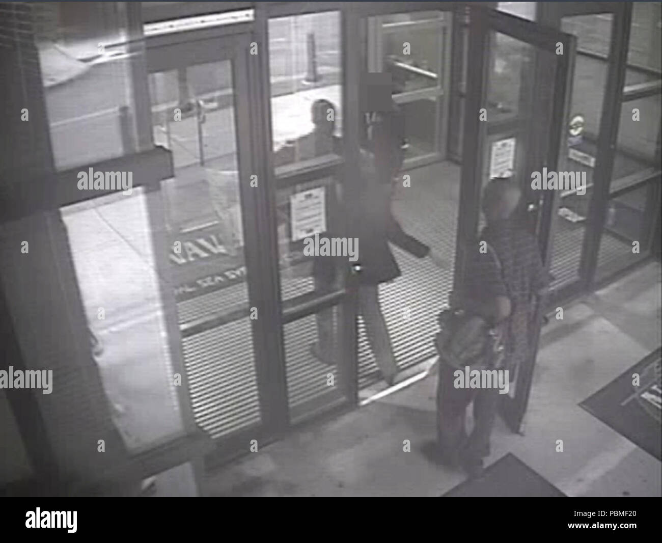 Aaron Alexis entering building 197 Stock Photo - Alamy
