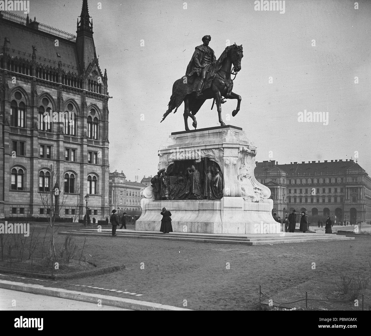 Grof andrassy szobra hi-res stock photography and images - Alamy