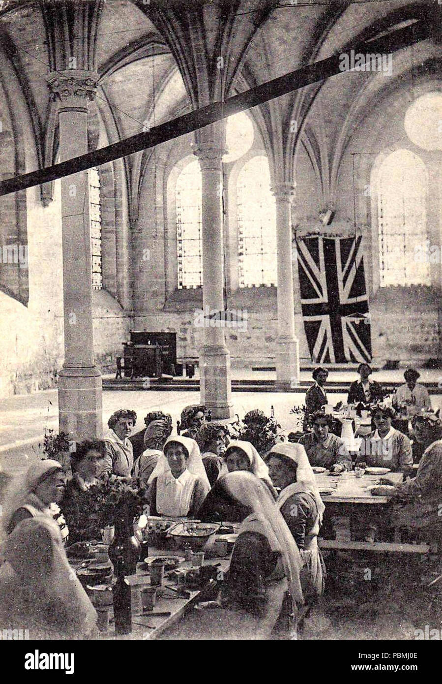Abbaye de Royaumont, réfectoire de l'hôpital Stock Photo - Alamy