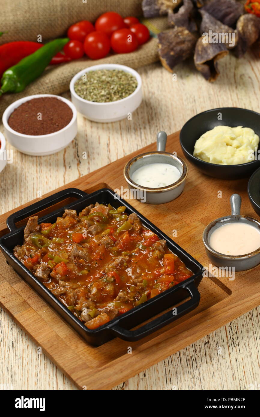 Beef saute hi-res stock photography and images - Alamy