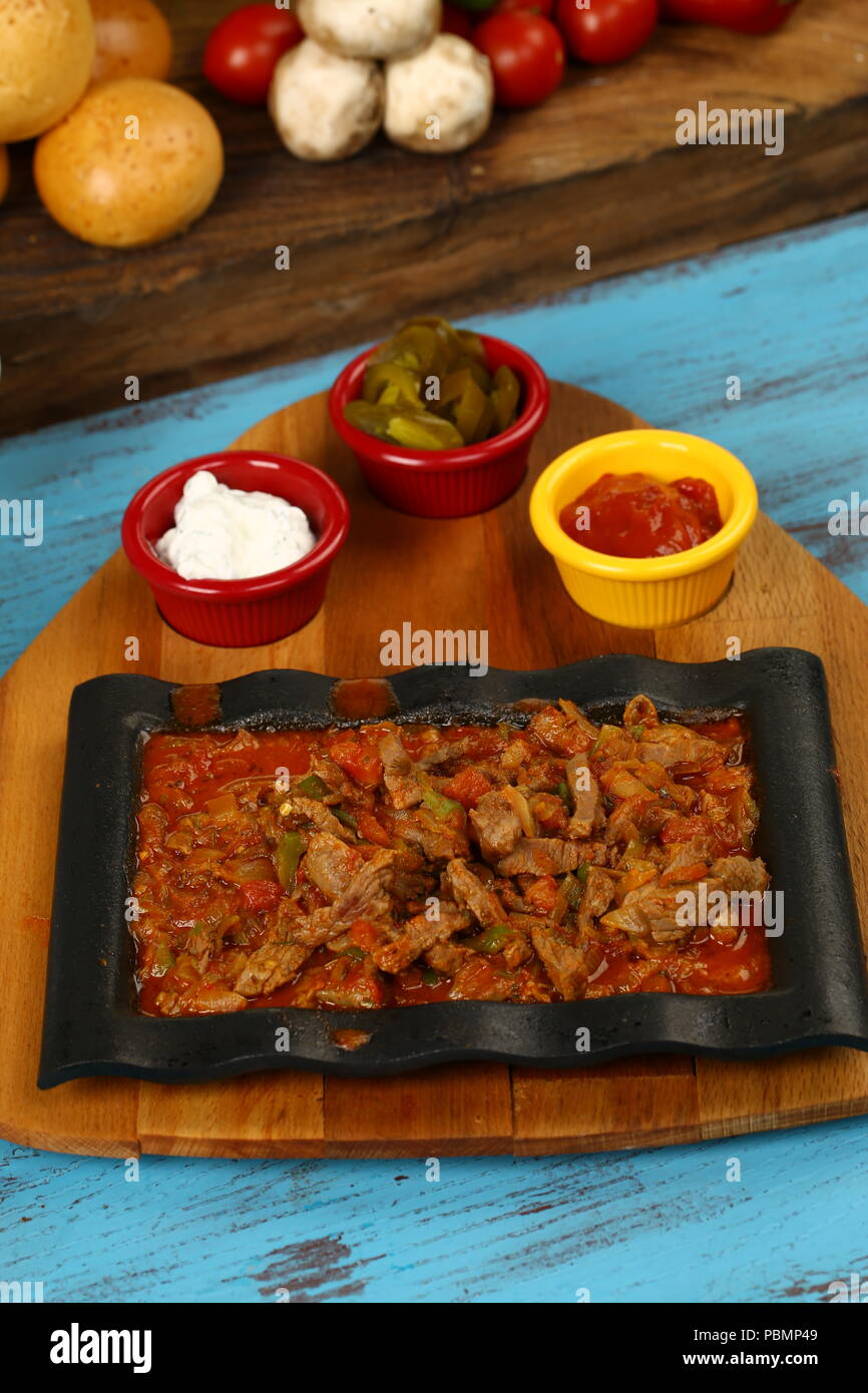 Et sote tarifi turkish meat hi-res stock photography and images - Alamy