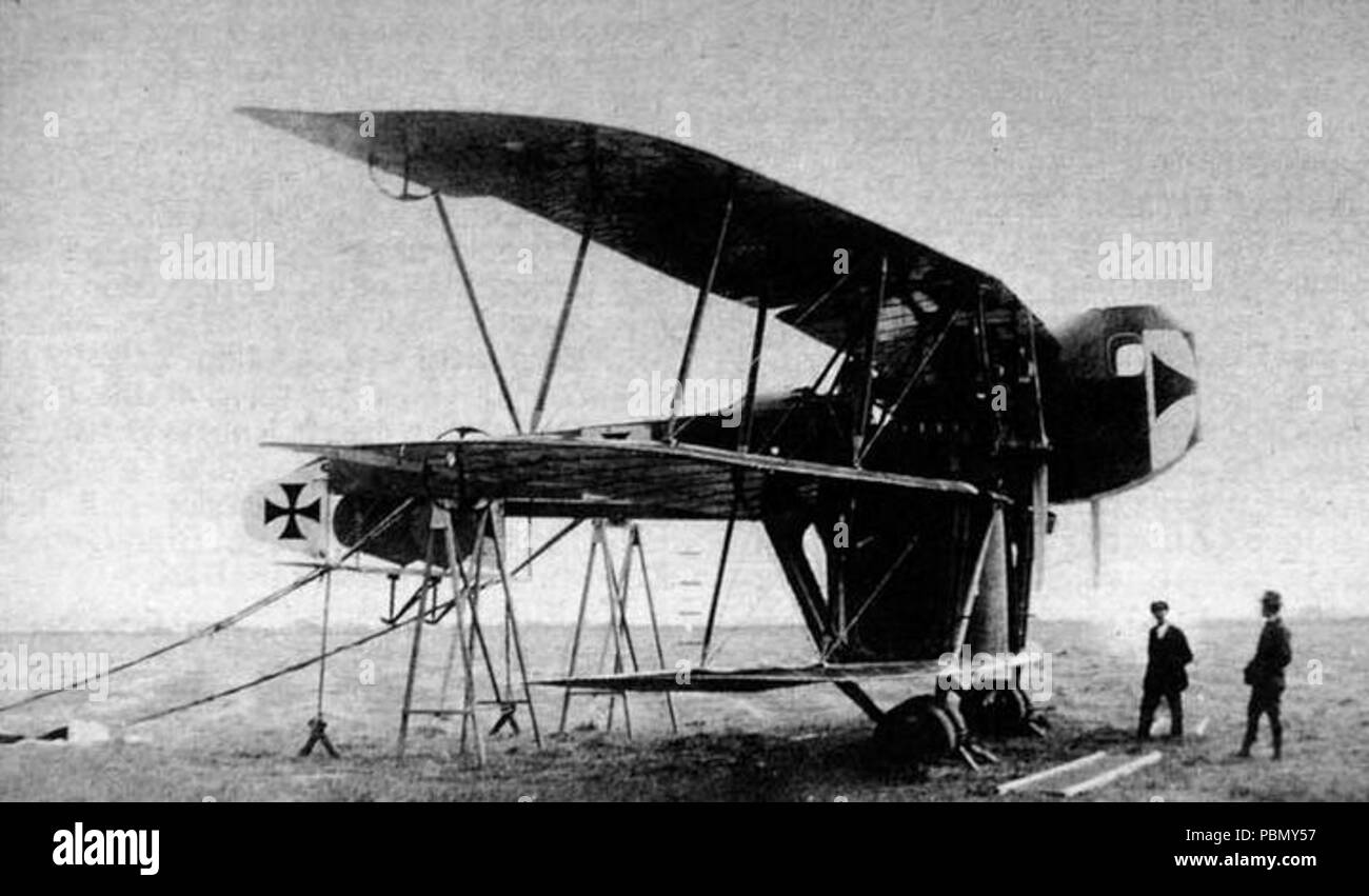 Lloyd 40.08 Luftkreuzer. An experimental Austro-Hungarian triplane ...