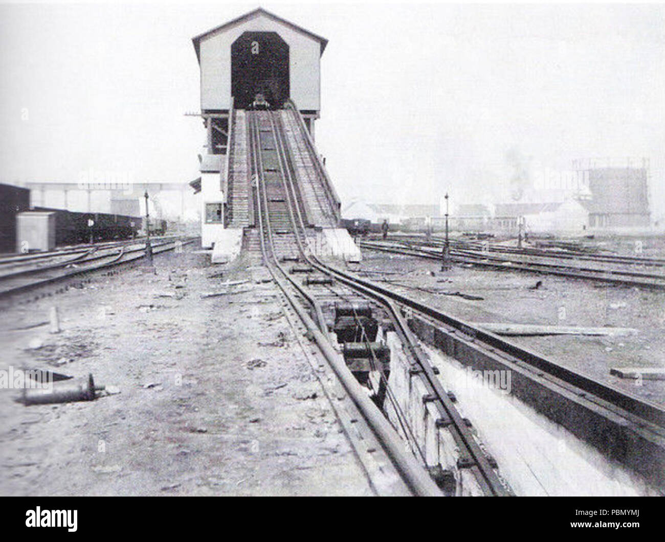 . English: Coaling trestle in Beacon Park Yard around 1900. Loaded ...