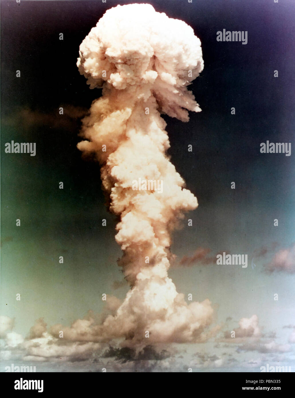 Able test atomic bomb cloud on 1 July 1946 Stock Photo - Alamy