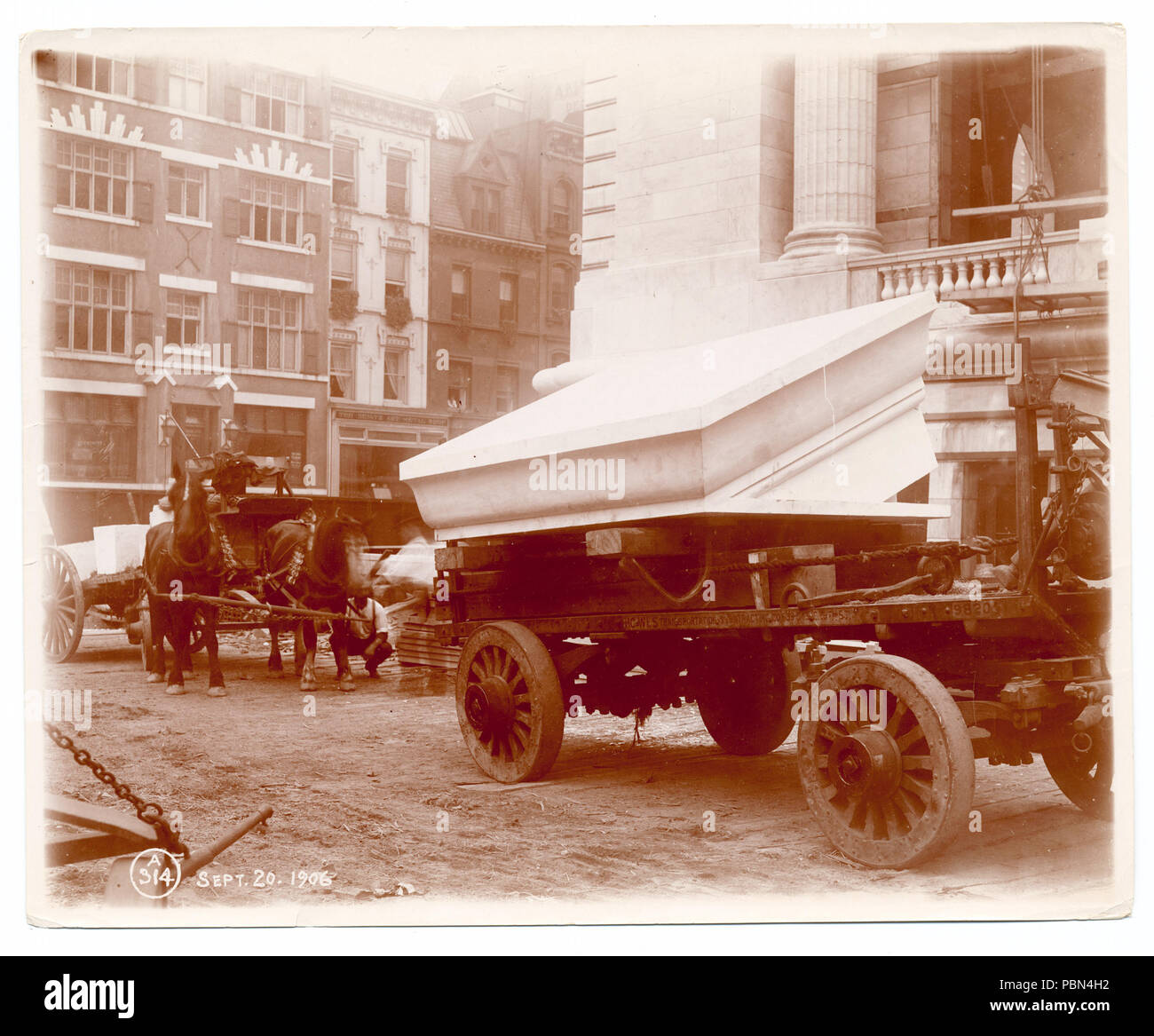 Urban delivery activity Cut Out Stock Images & Pictures - Alamy