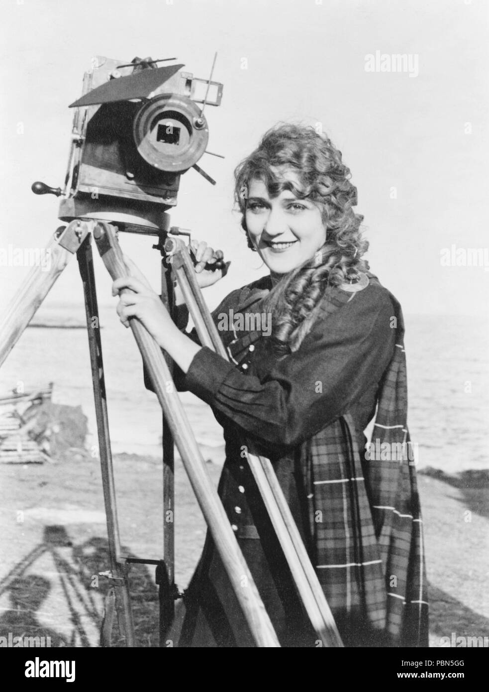 1920s mary pickford Black and White Stock Photos & Images - Alamy