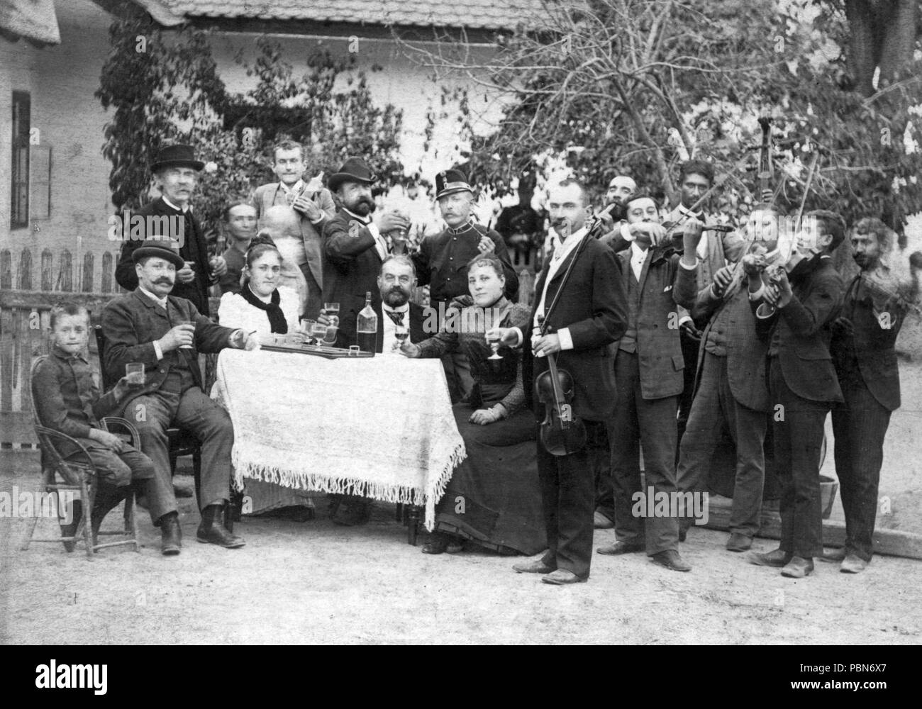 1011 Meal, musical instrument, music, drinking, tableau, violin, double ...