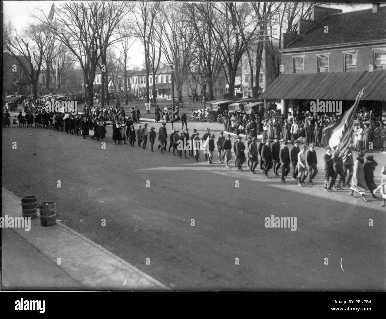 Marching men hi-res stock photography and images - Alamy