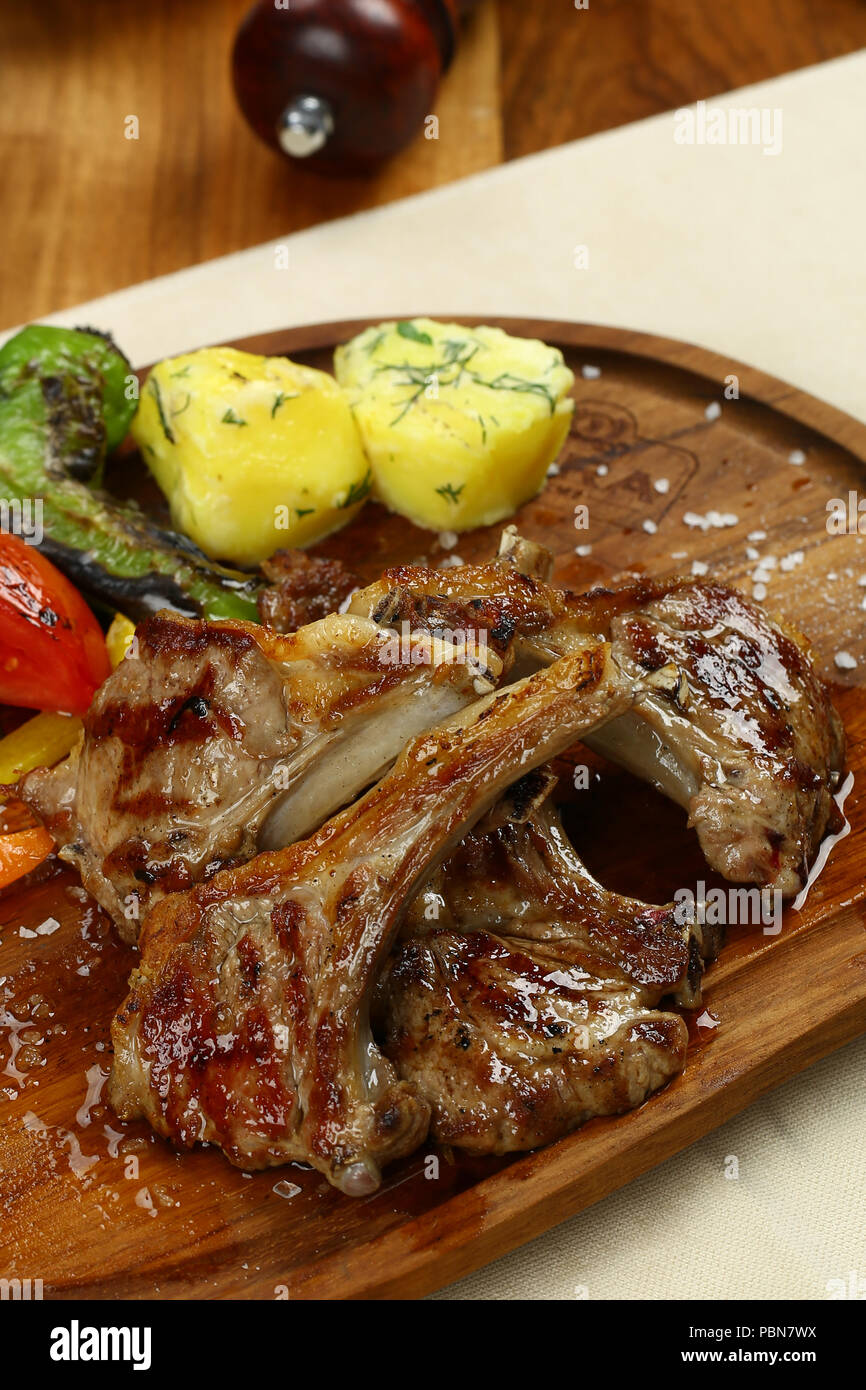 Lamb chops with chips hi-res stock photography and images - Alamy