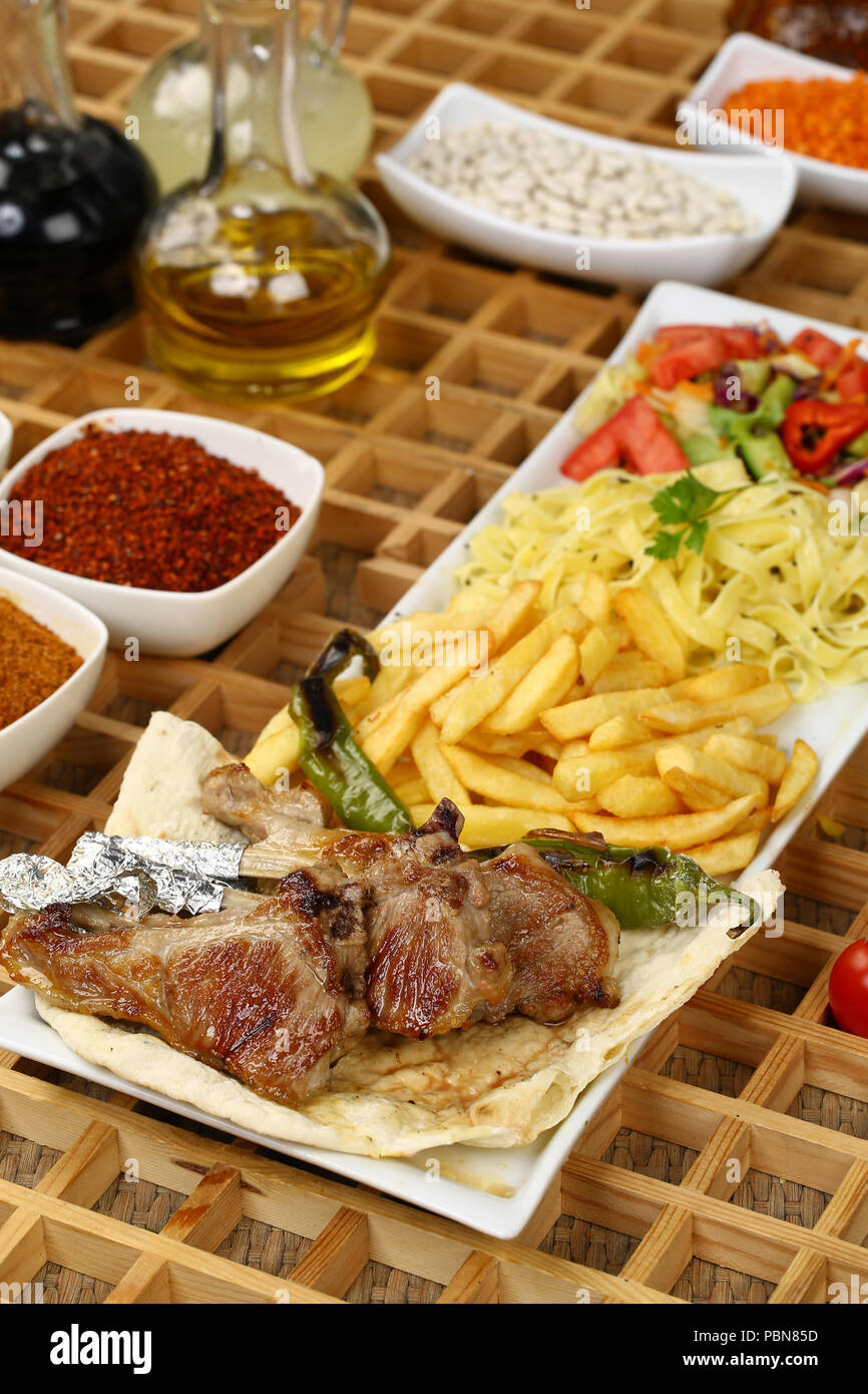Lamb chops with chips hi-res stock photography and images - Alamy