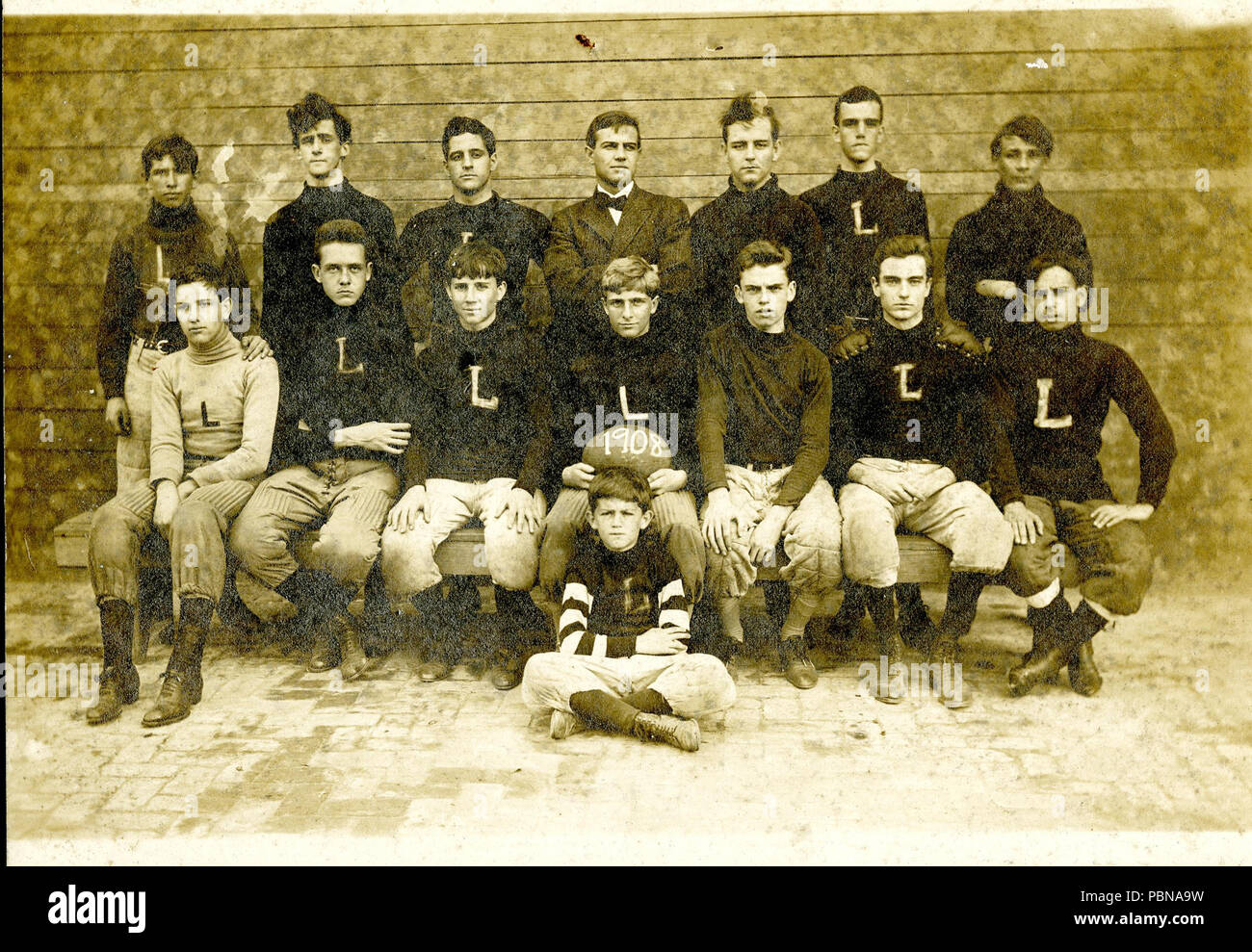 Loyola football hi-res stock photography and images - Alamy