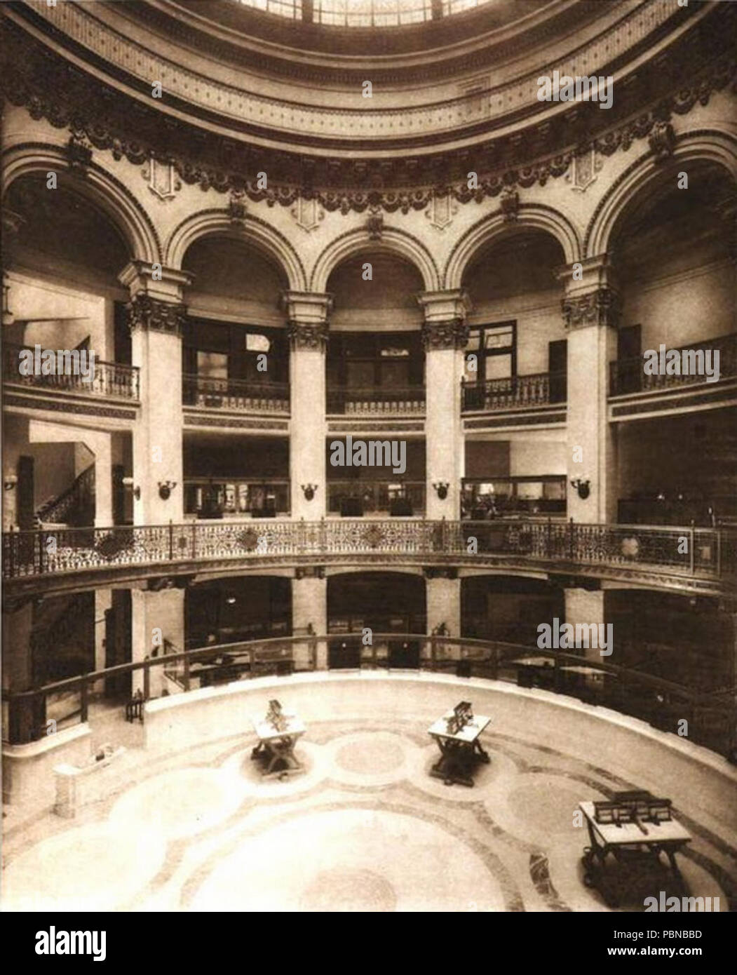 983 Main banking room Cleveland Trust Co Bldg - 1909 Stock Photo - Alamy