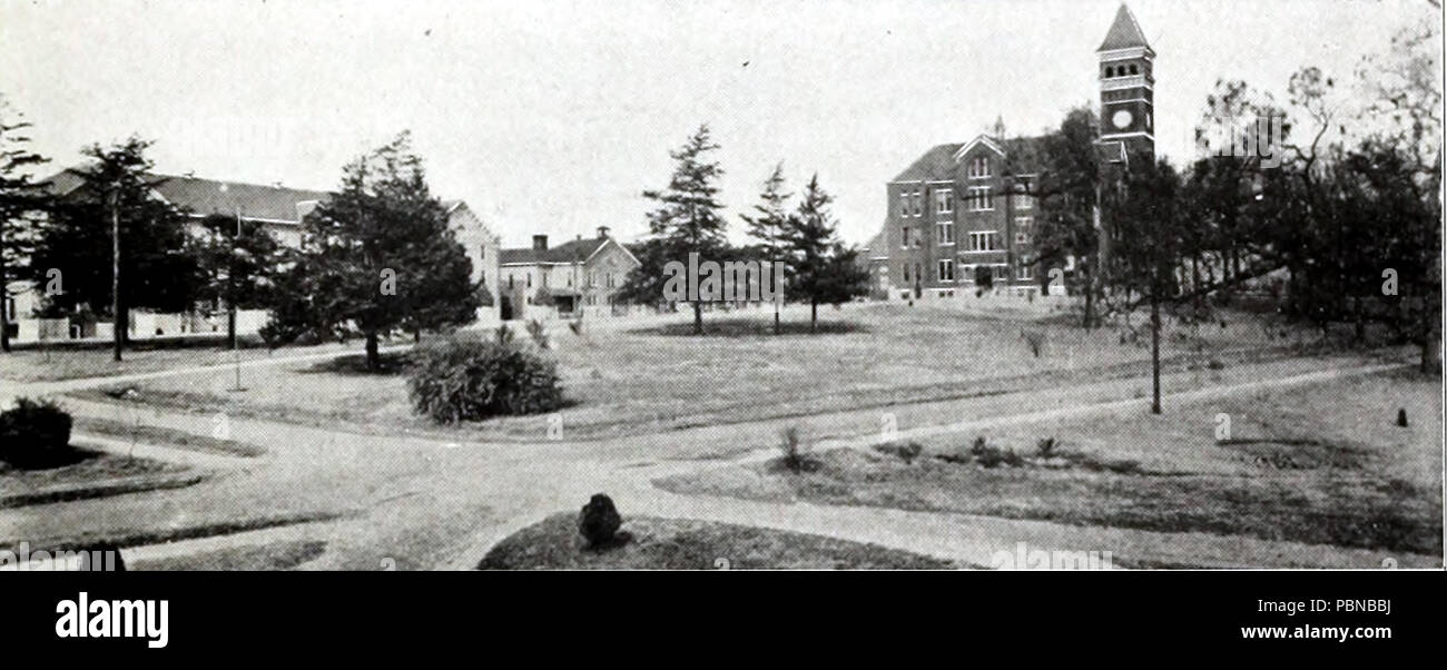 College dormitories hi-res stock photography and images - Alamy