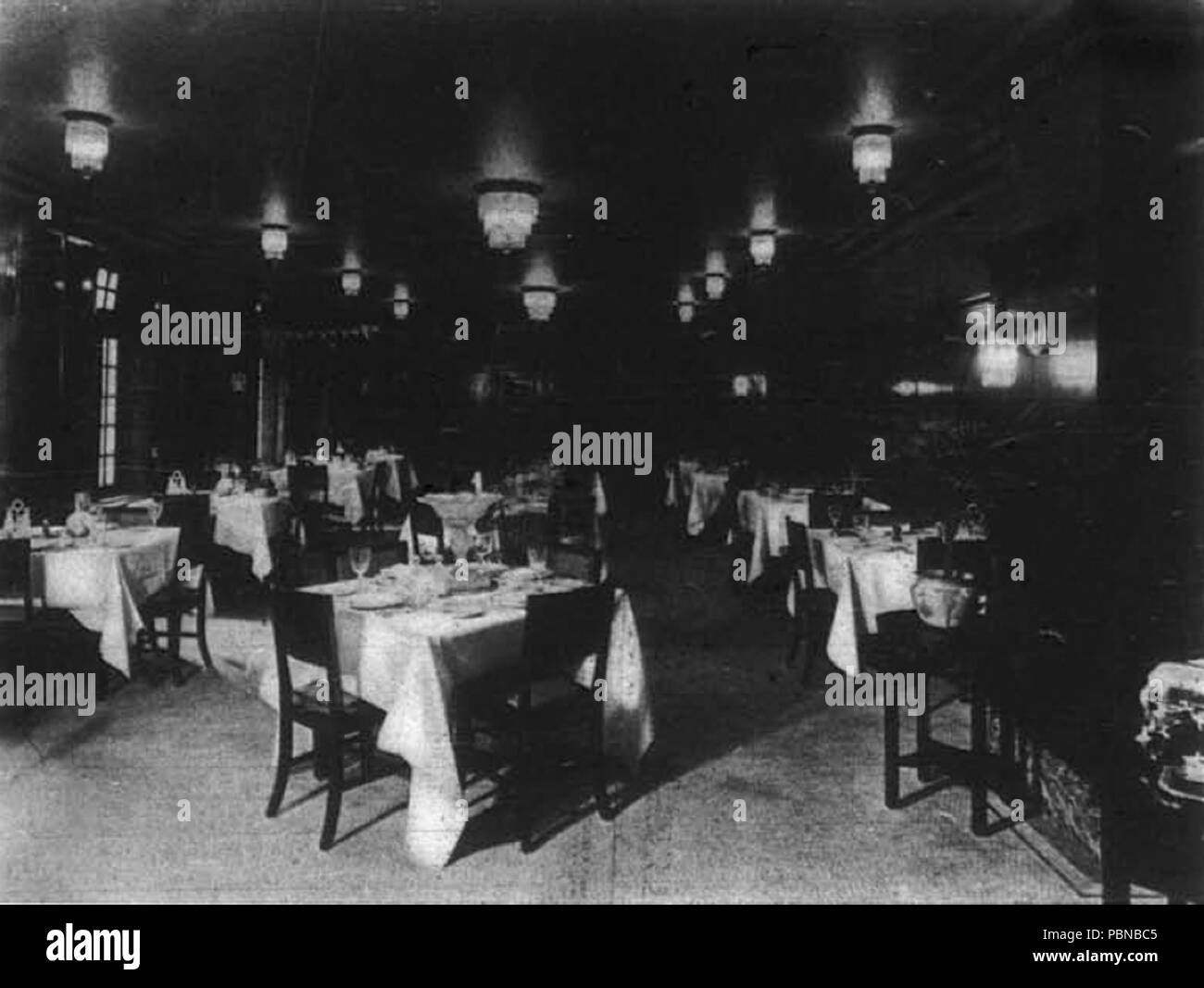 Main dining room hotel hi-res stock photography and images - Alamy