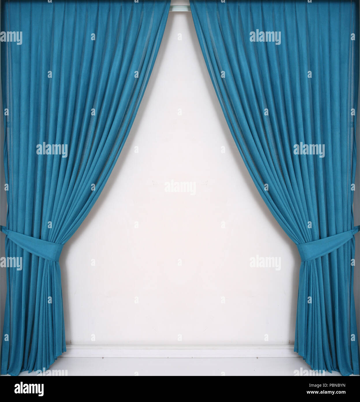 House curtains shut hi-res stock photography and images - Alamy