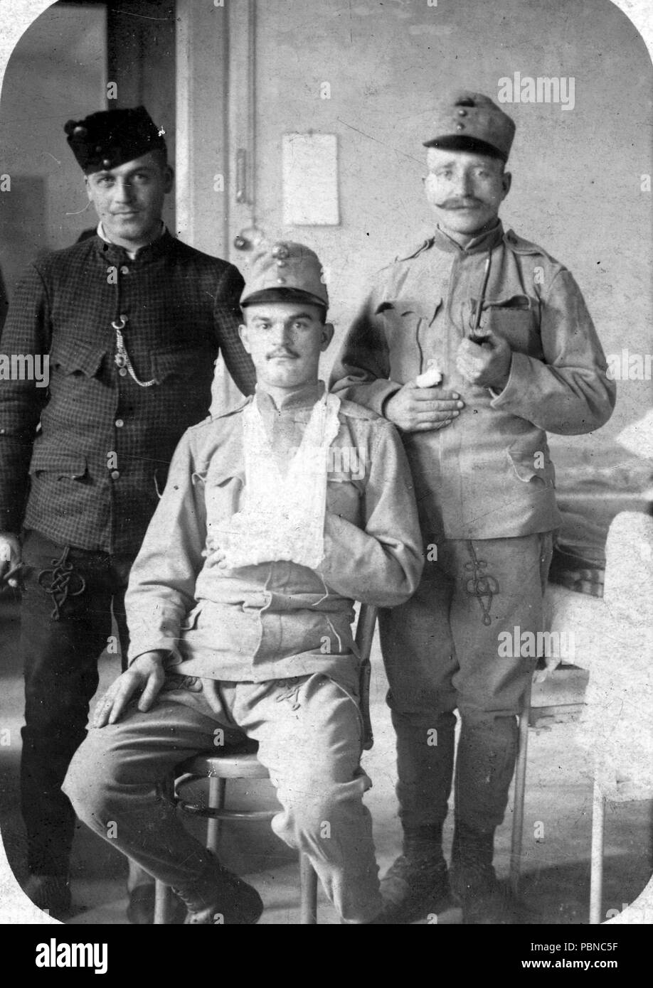 Soldier smoking pipe hi-res stock photography and images - Alamy