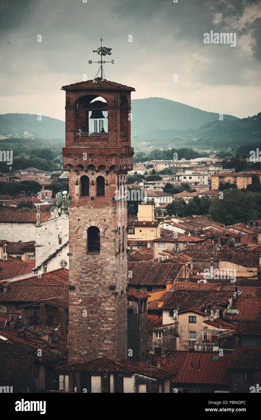 Torre delle Ore clock tower in Lucca Italy Stock Photo - Alamy