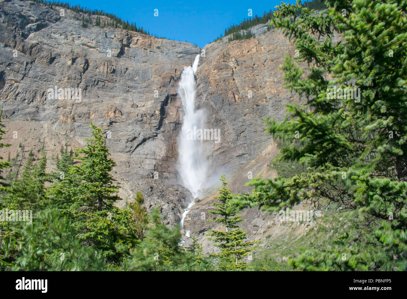 Takakkaw falls waterfall in sunny hi-res stock photography and images ...