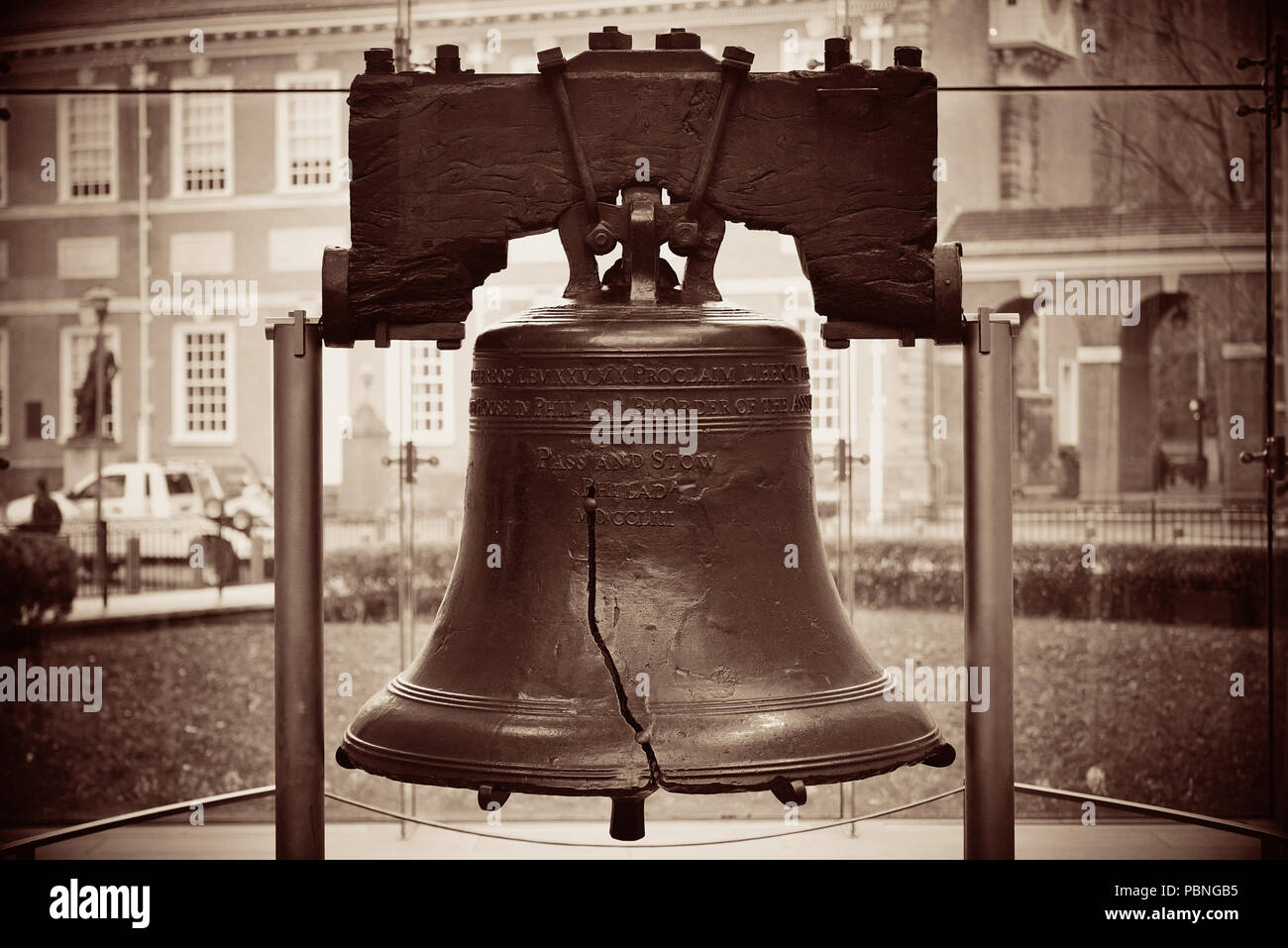 Liberty Bell and Independence Hall in Philadelphia Stock Photo - Alamy
