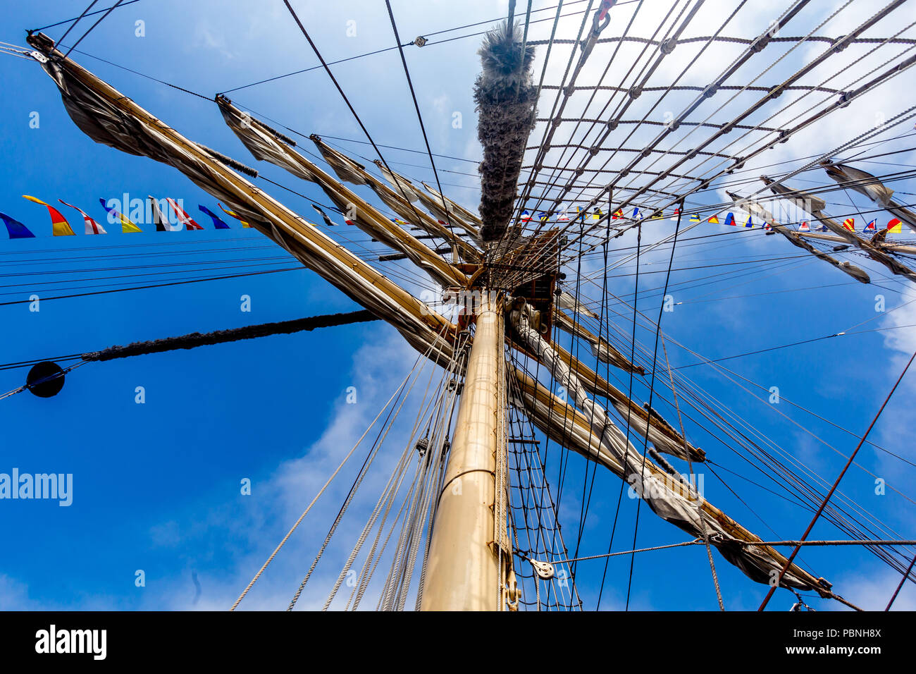 Cable ladders hi-res stock photography and images - Alamy