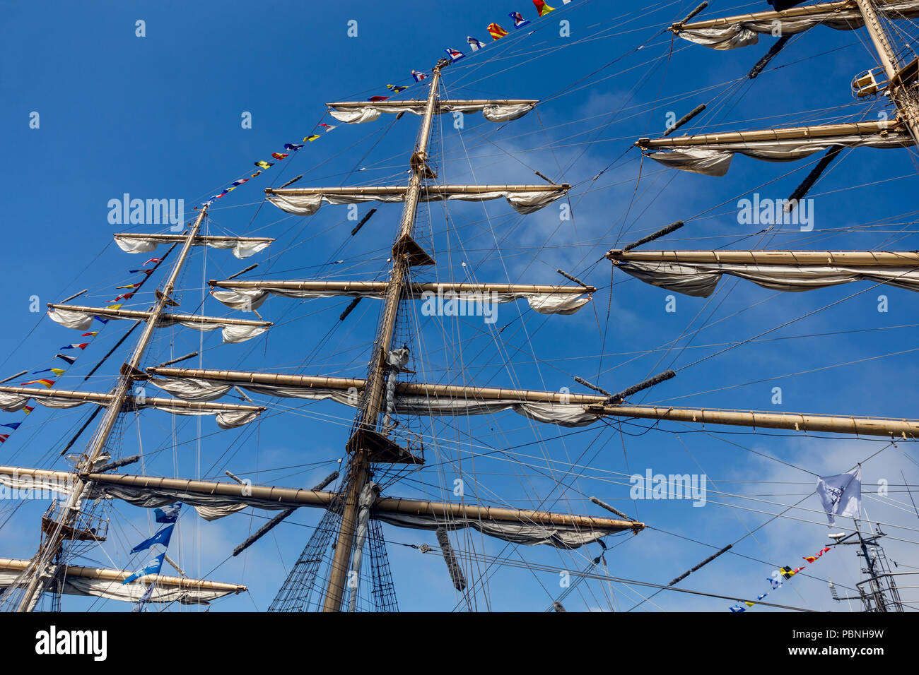 Cable ladders hi-res stock photography and images - Alamy