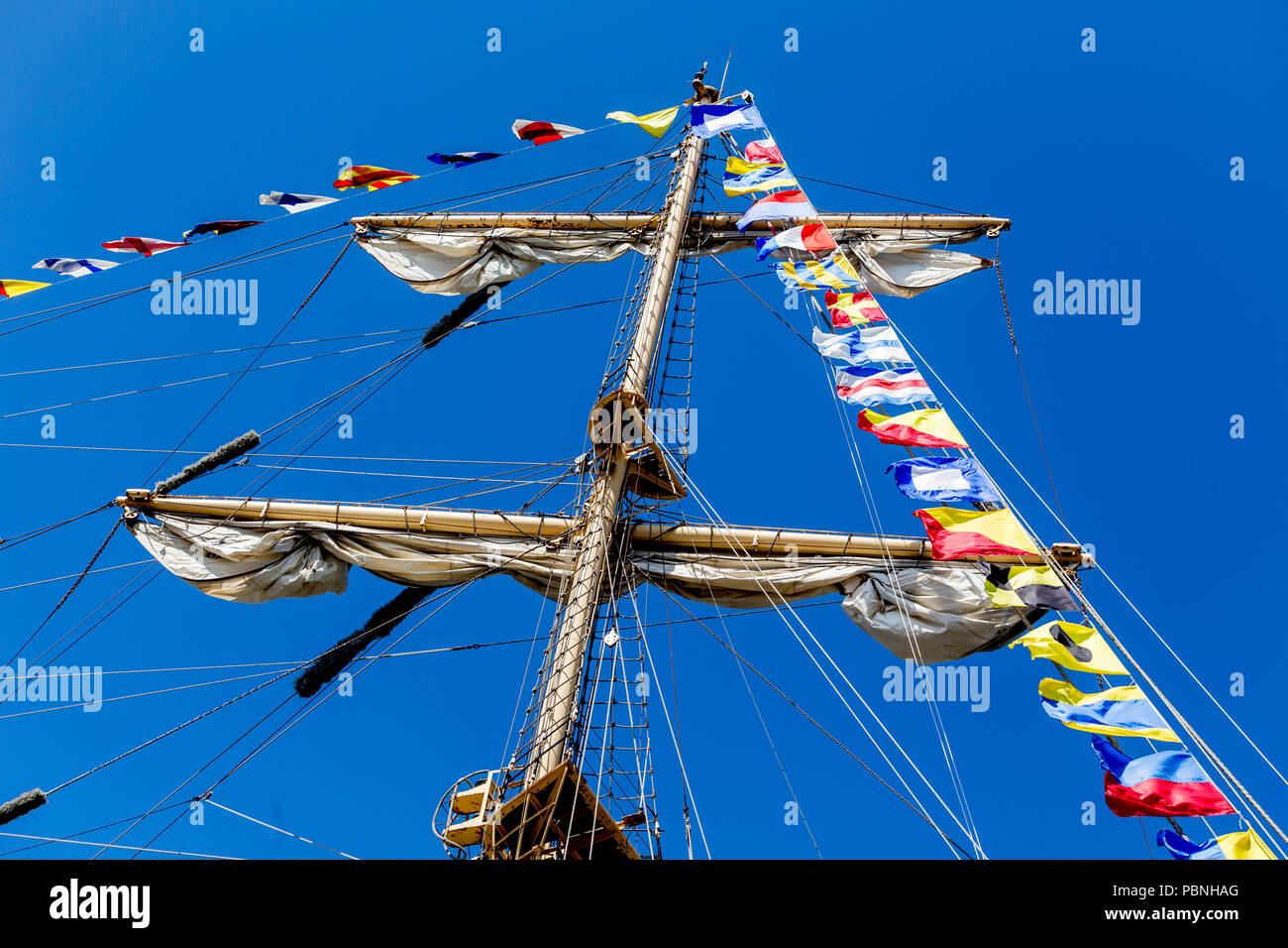 Cable ladders hi-res stock photography and images - Alamy