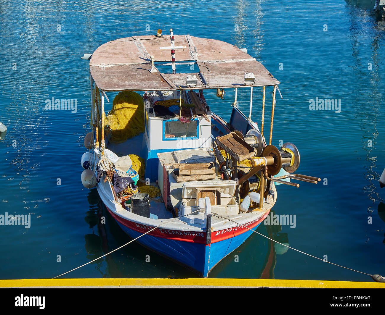 Ancient greek boat symbol hi-res stock photography and images - Alamy