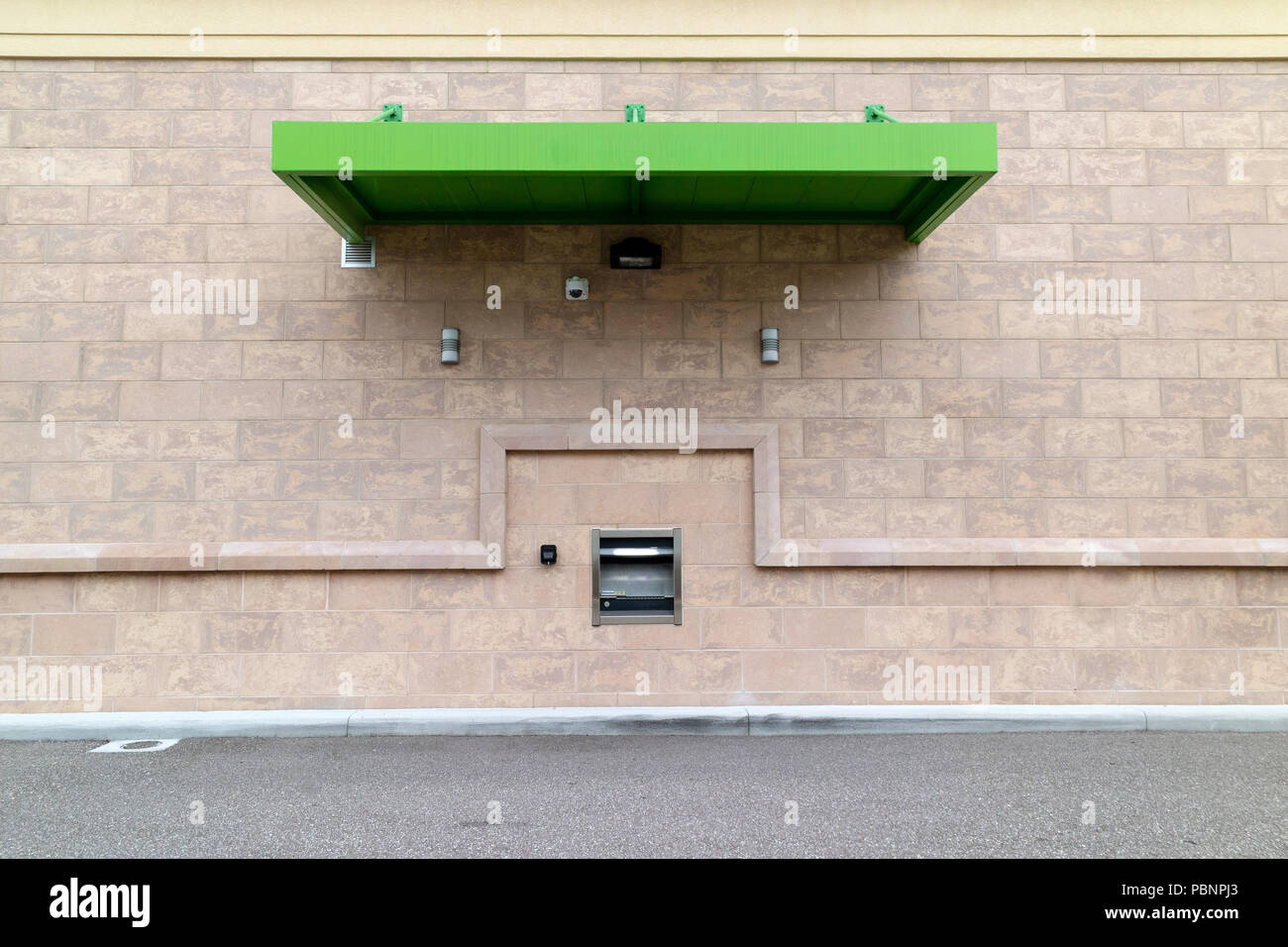 Drive through banking hi-res stock photography and images - Alamy